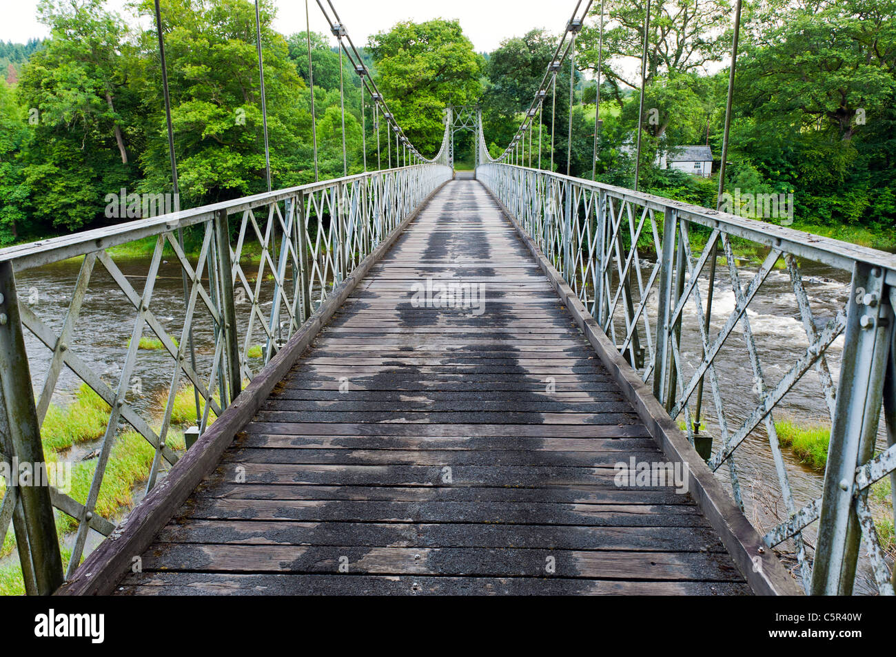 Bridge crossing river hi-res stock photography and images - Alamy