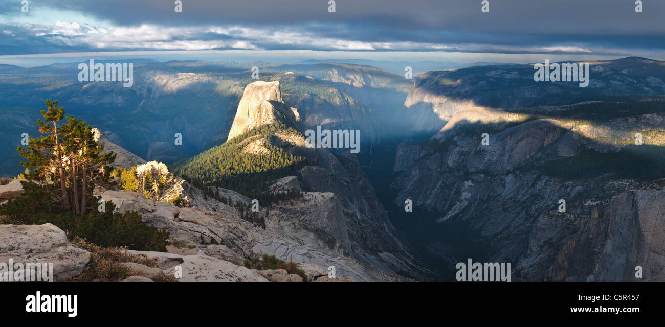 Clouds half dome hi-res stock photography and images - Alamy