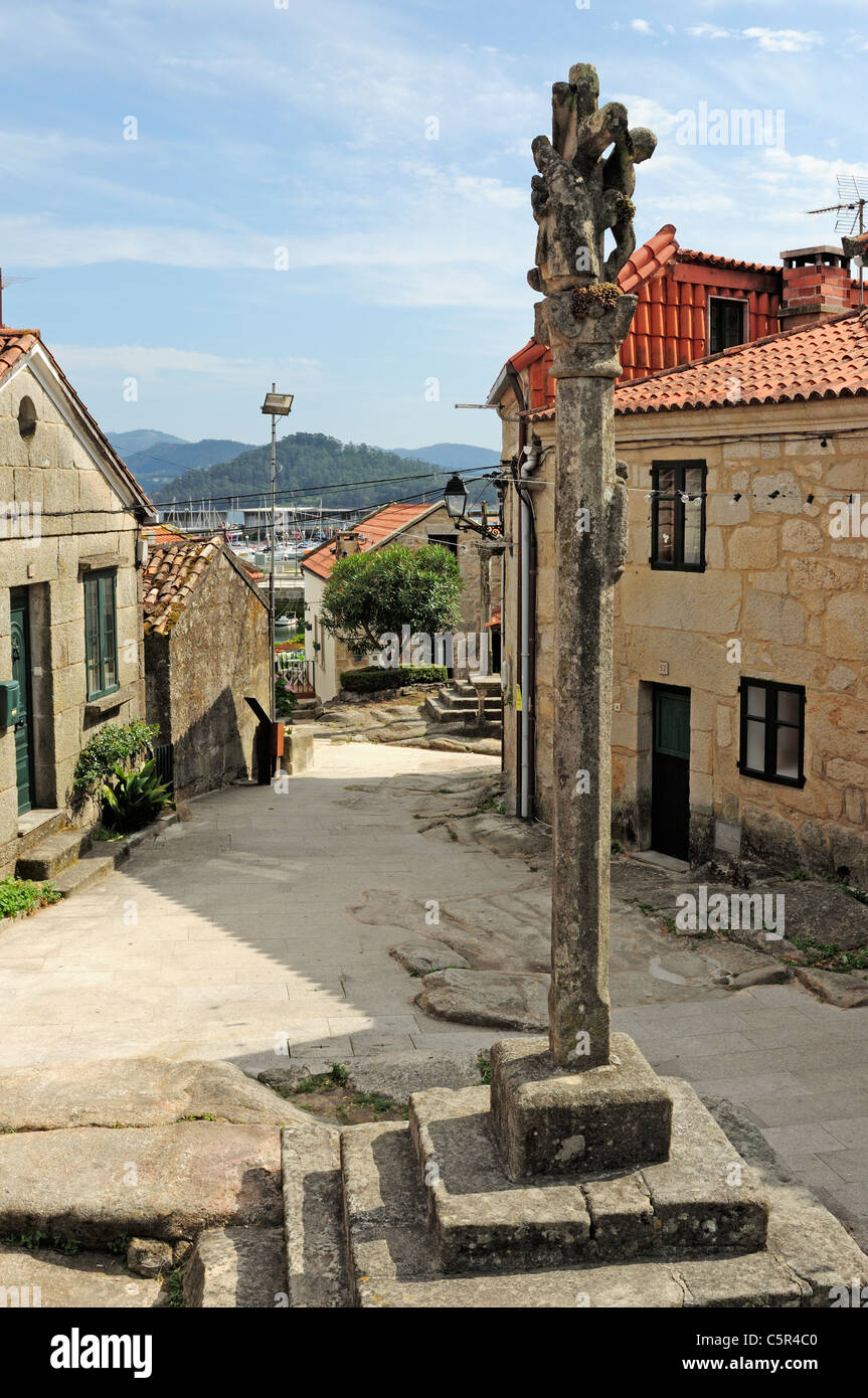 Traditional mariner village of Combarro. Poio, Pontevedra, Galicia ...