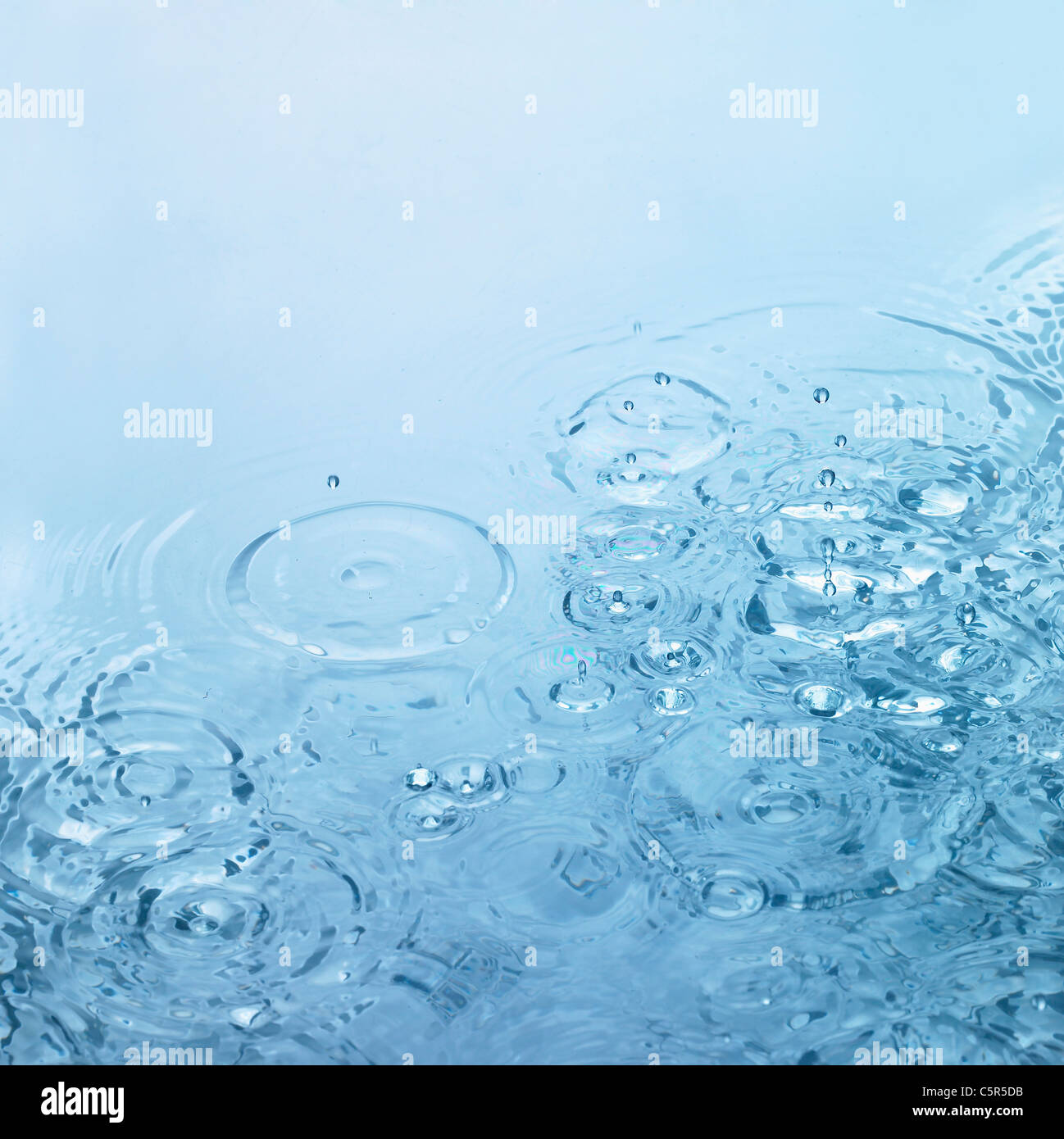 Water ripples hi-res stock photography and images - Alamy