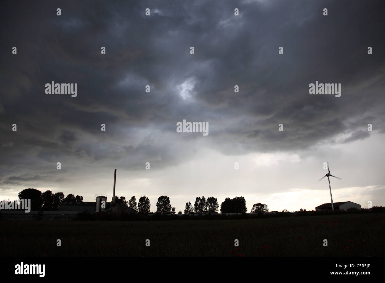 storm clouds gathering, showing a dramatic summer storm advancing Stock ...