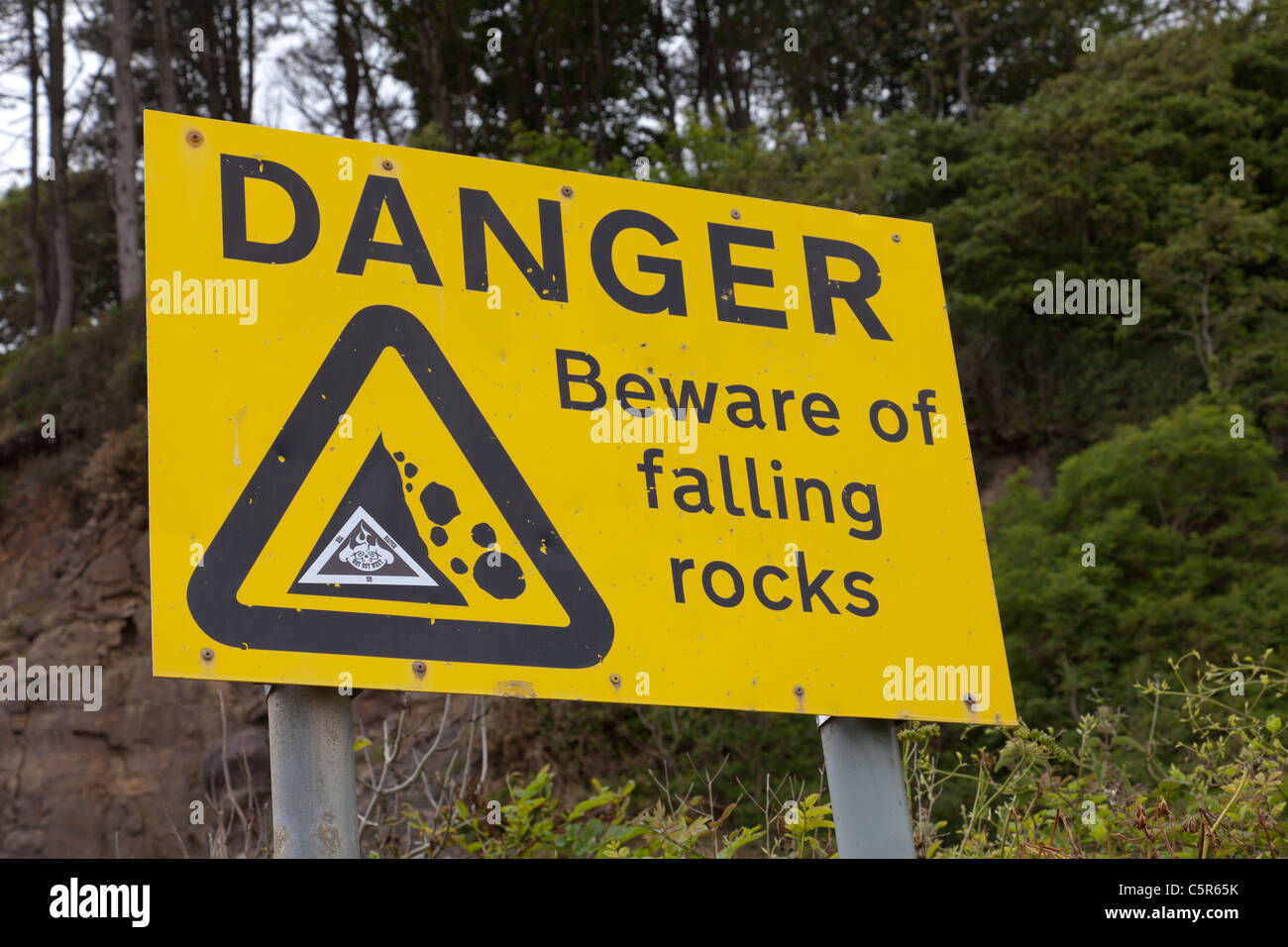 Warning sign loose rocks hi-res stock photography and images - Alamy