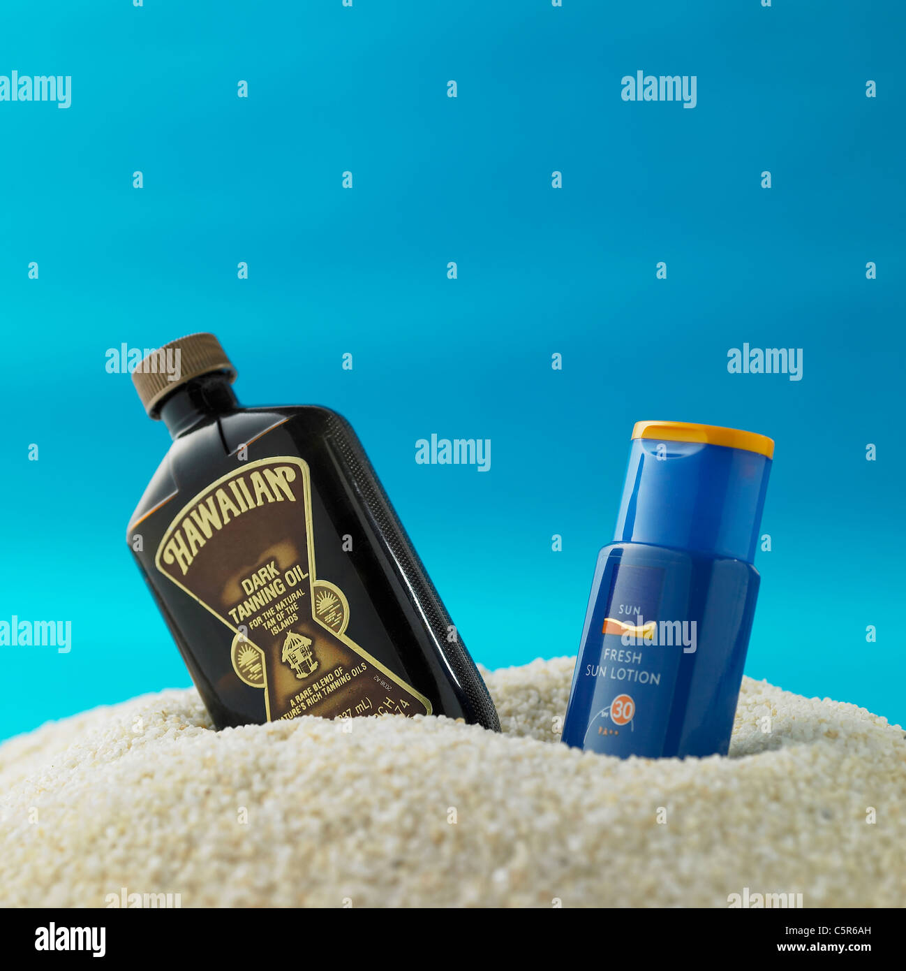 Skin tanning hi-res stock photography and images - Alamy