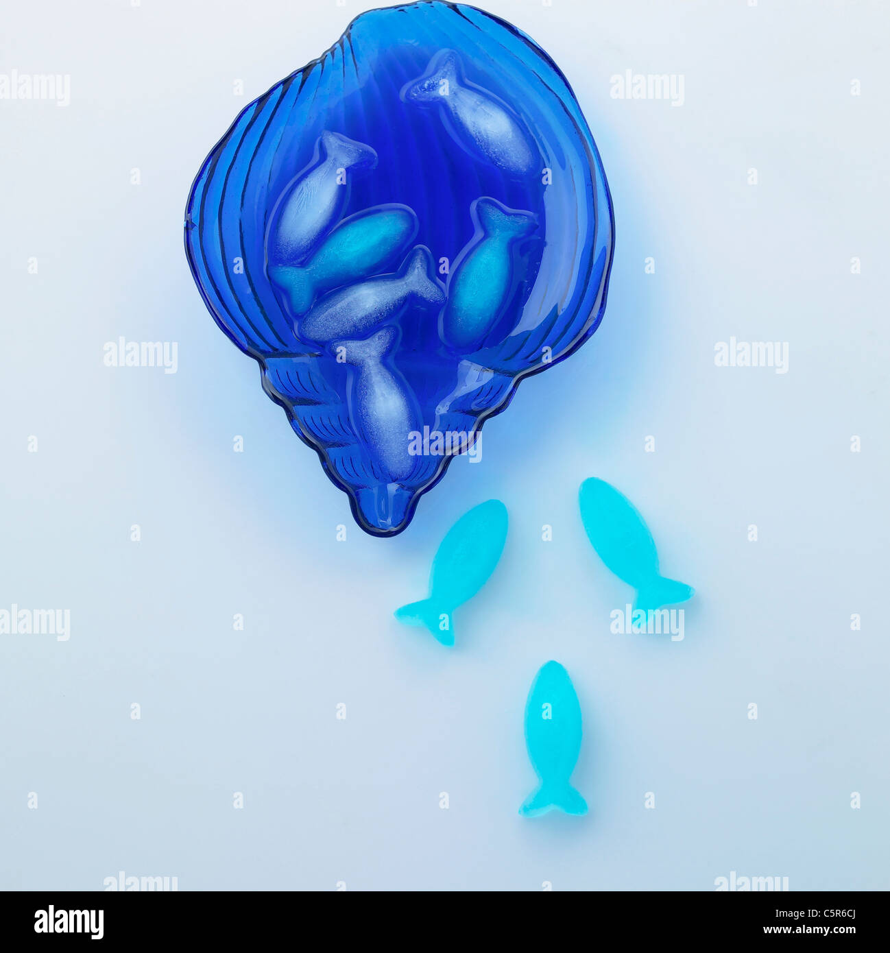 Plates floating hi-res stock photography and images - Alamy