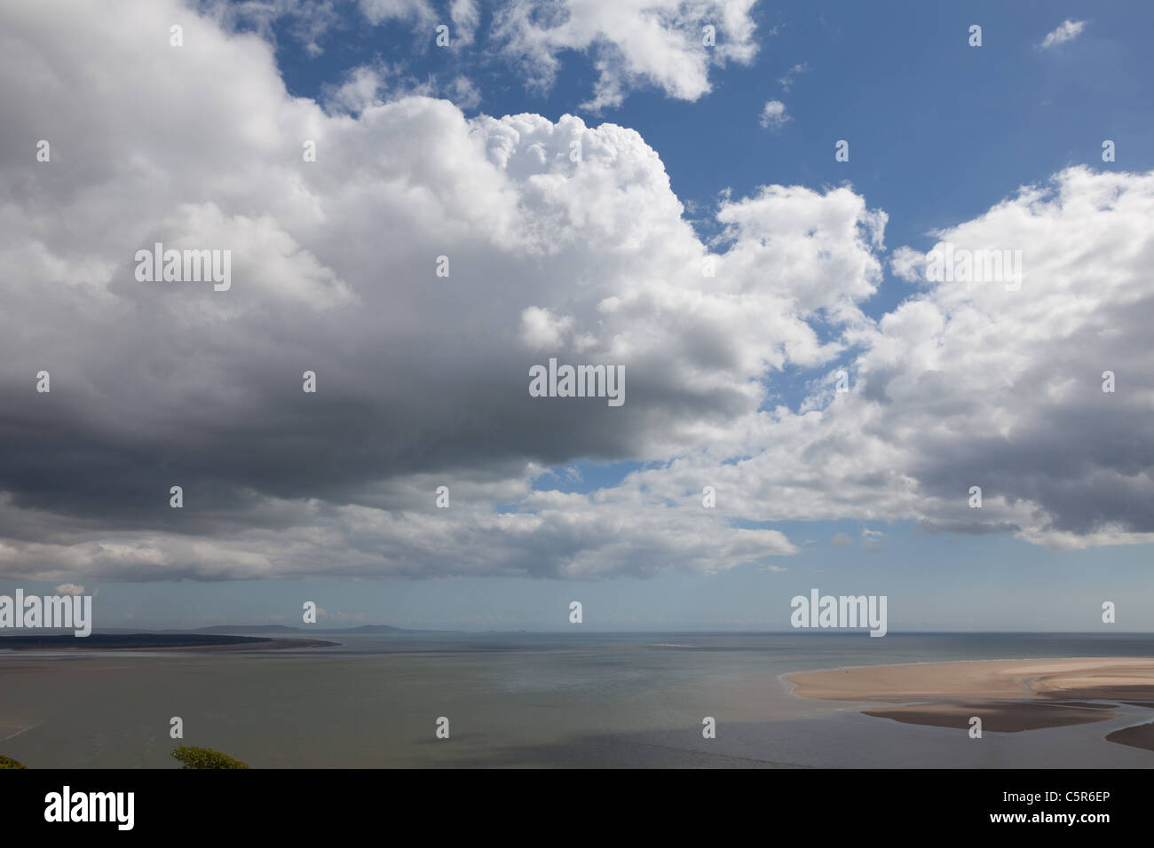 Llansteffan beach hi-res stock photography and images - Alamy