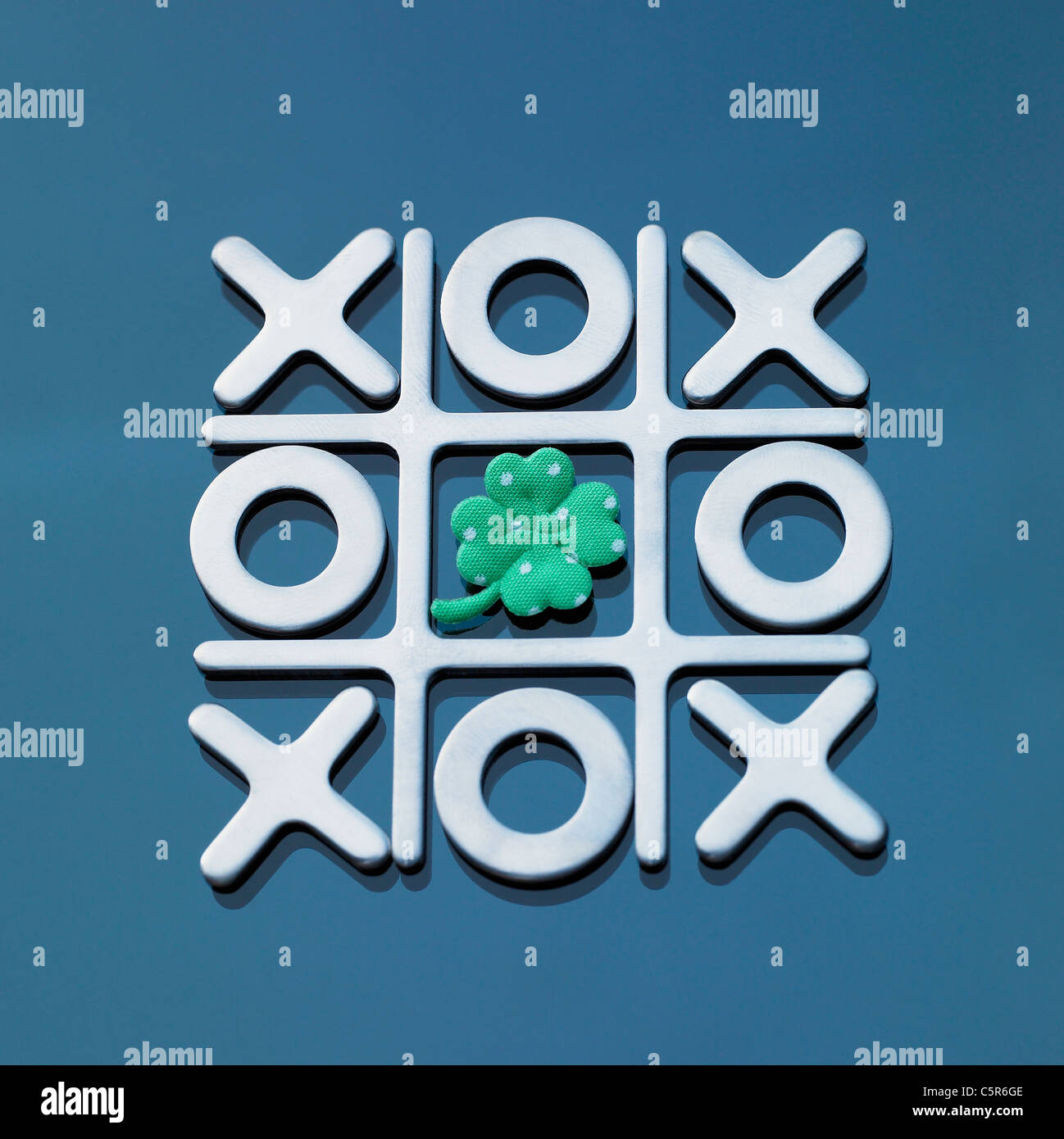 X and o game hi-res stock photography and images - Alamy