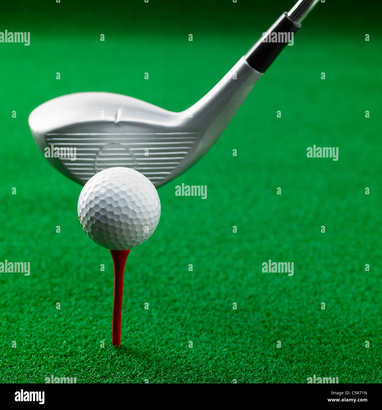 Golf pin golf ball hi-res stock photography and images - Alamy