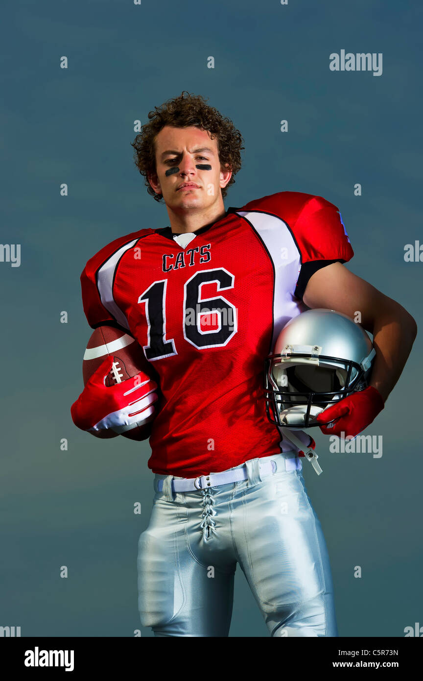 American football player hi-res stock photography and images - Alamy