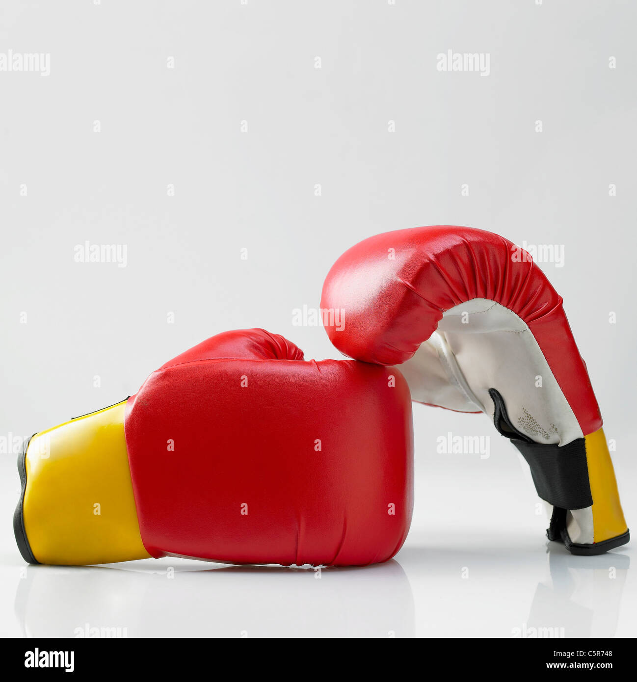 Boxing item hi-res stock photography and images - Alamy