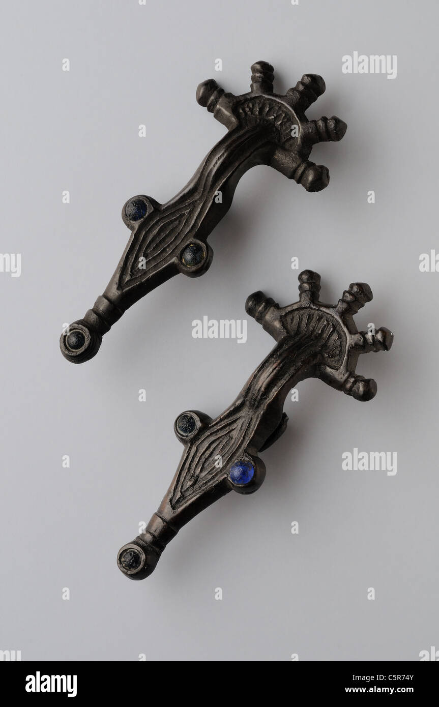 Fibula brooch hi-res stock photography and images - Alamy