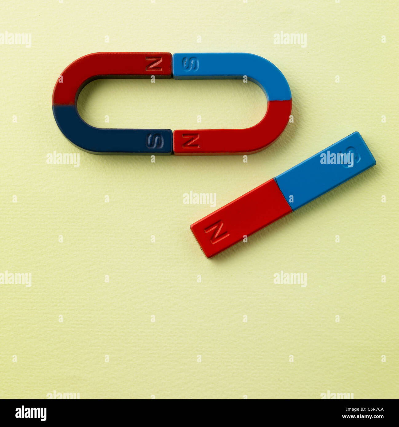 Magnet science hi-res stock photography and images - Alamy