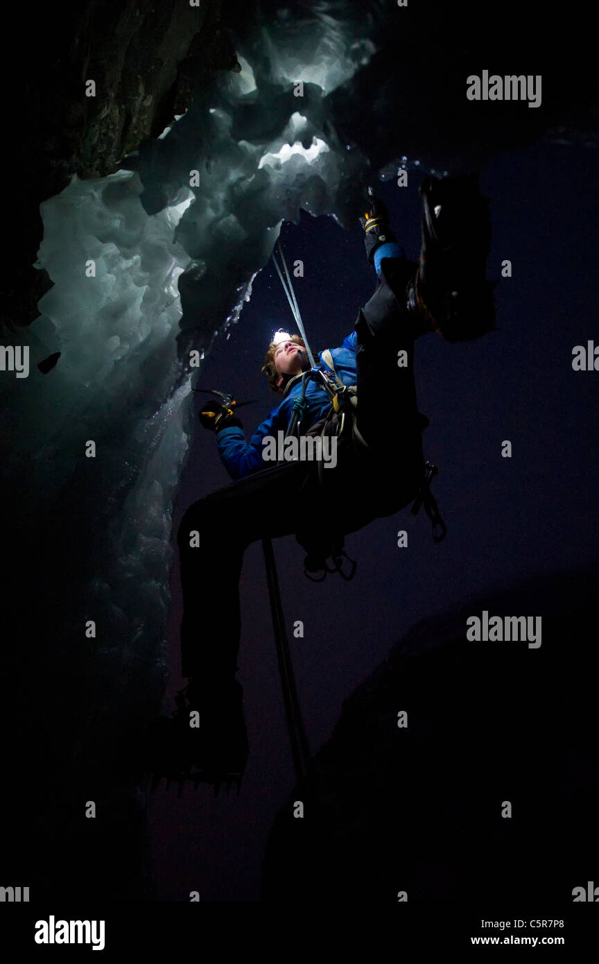 Climb climbing cave hi-res stock photography and images - Alamy