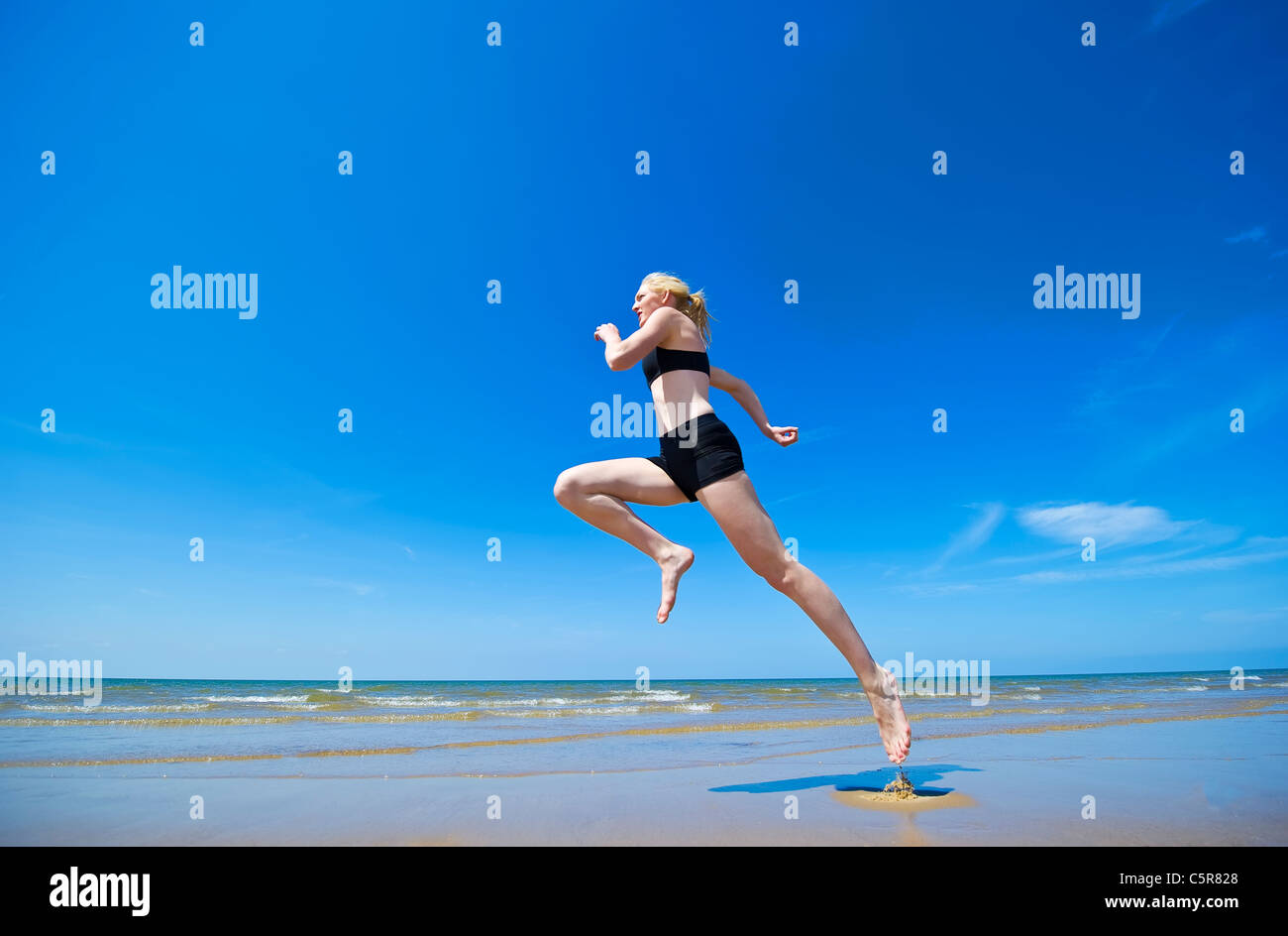 Running direction hi-res stock photography and images - Alamy