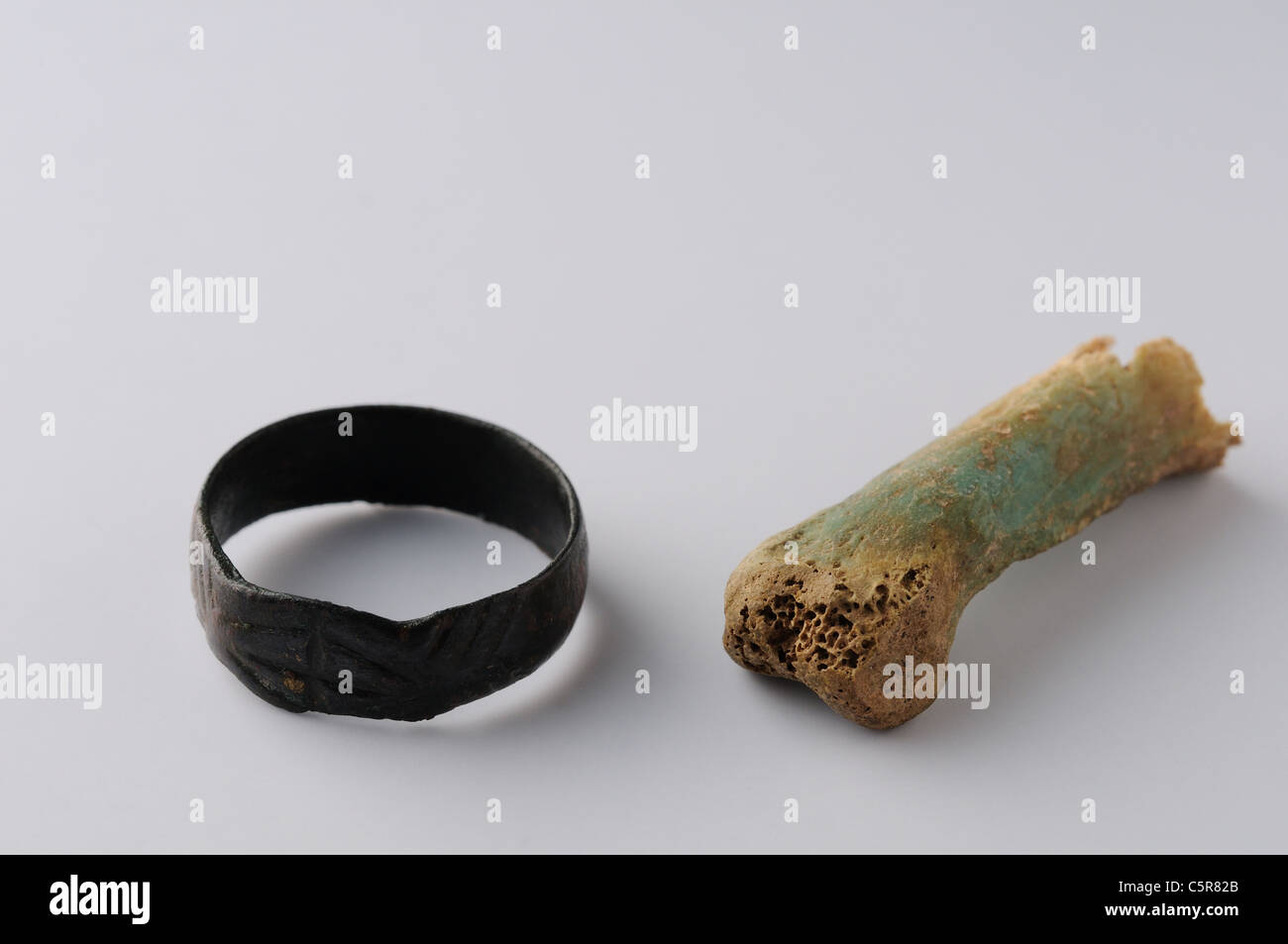 Ancient roman bronze ring hi-res stock photography and images - Alamy