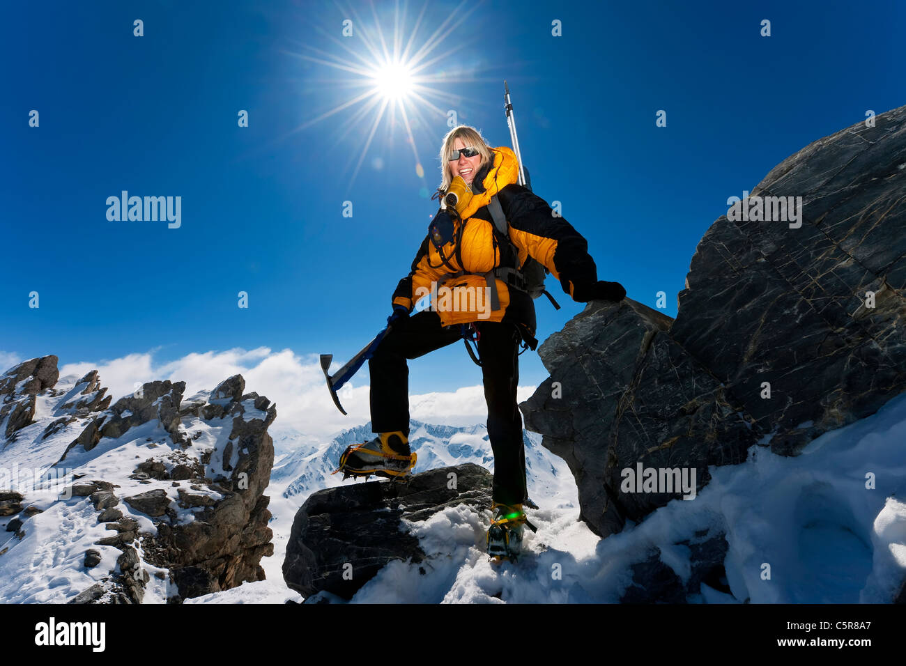 Mountain climber oxygen mask hi-res stock photography and images - Alamy