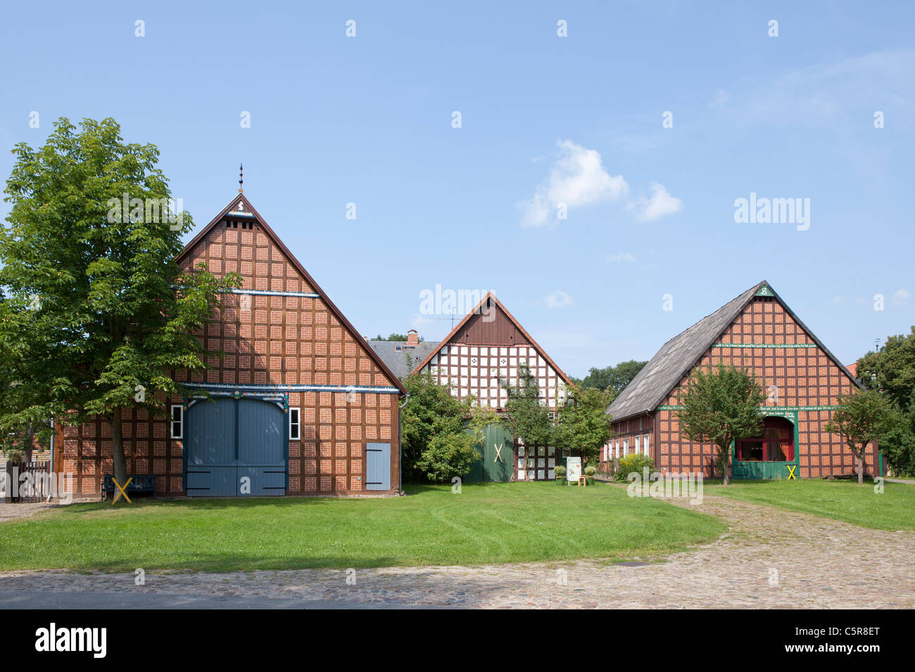Half timbered hi-res stock photography and images - Alamy