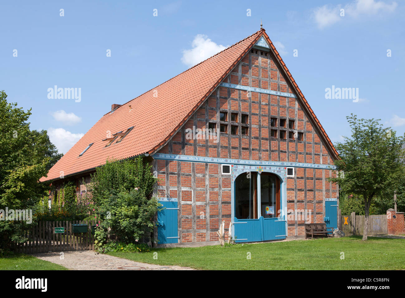 Half round door hi-res stock photography and images - Alamy