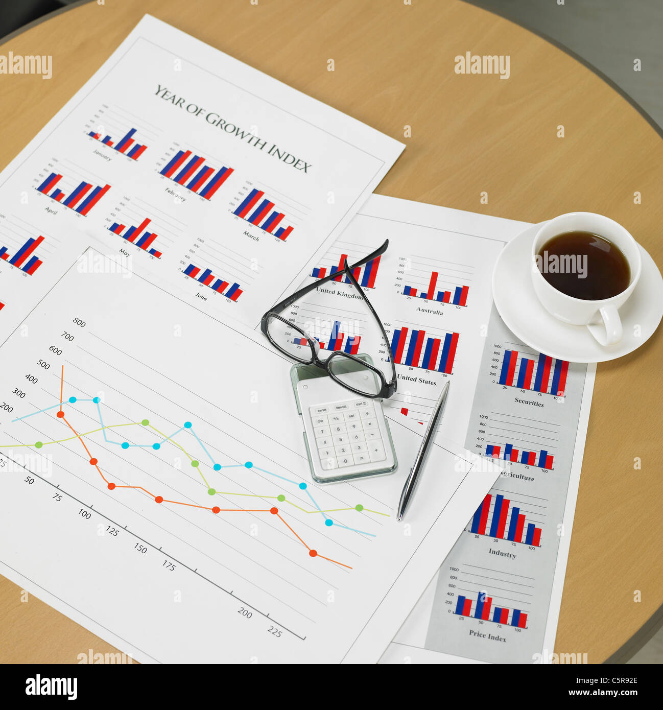 Calculators graphs hi-res stock photography and images - Alamy