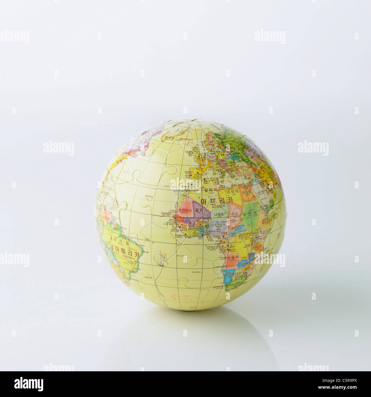 Globe symbols hi-res stock photography and images - Alamy
