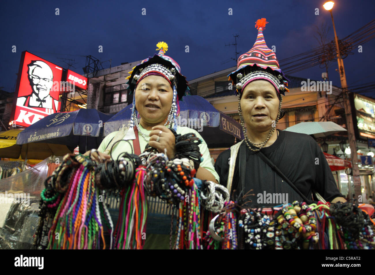 Tribal costume hi-res stock photography and images - Alamy