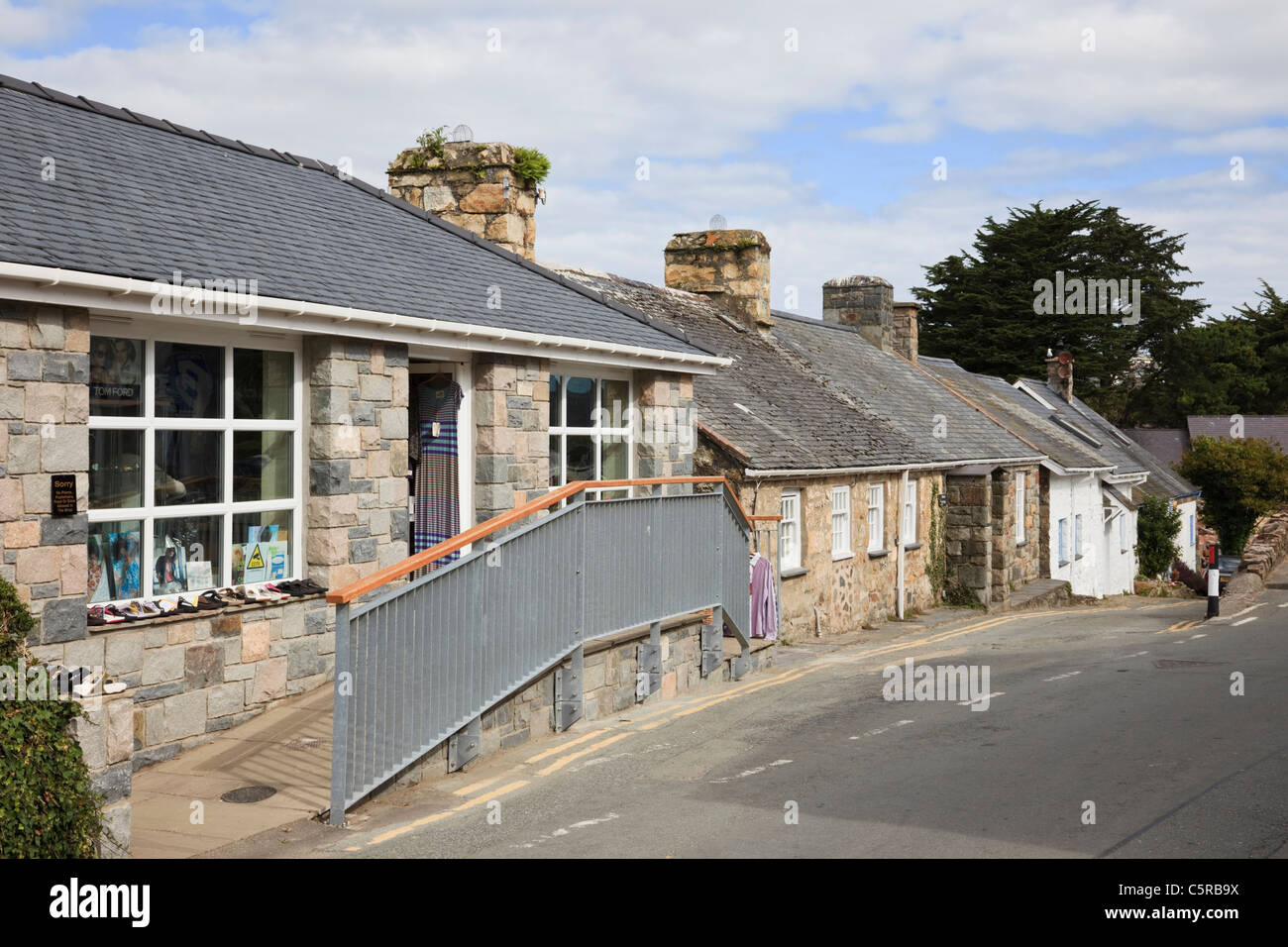 Row traditional old cottages in hi-res stock photography and images - Alamy