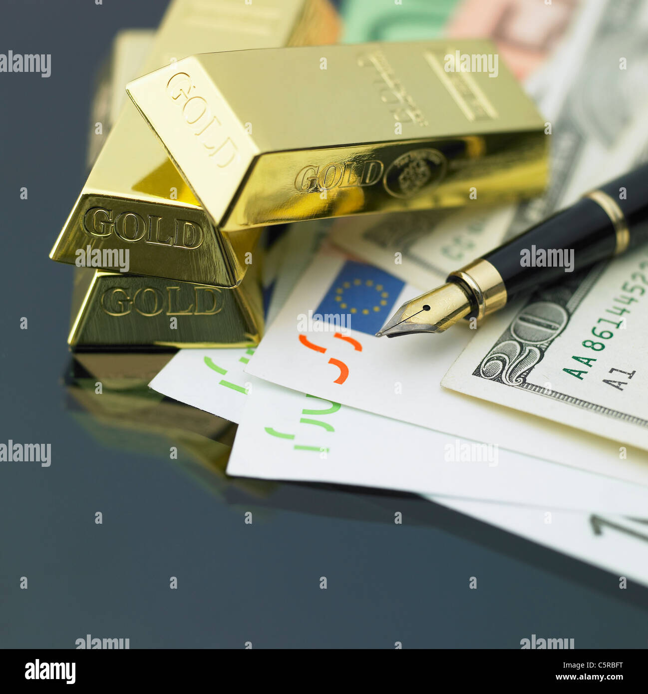 Shining gold bar hi-res stock photography and images - Alamy