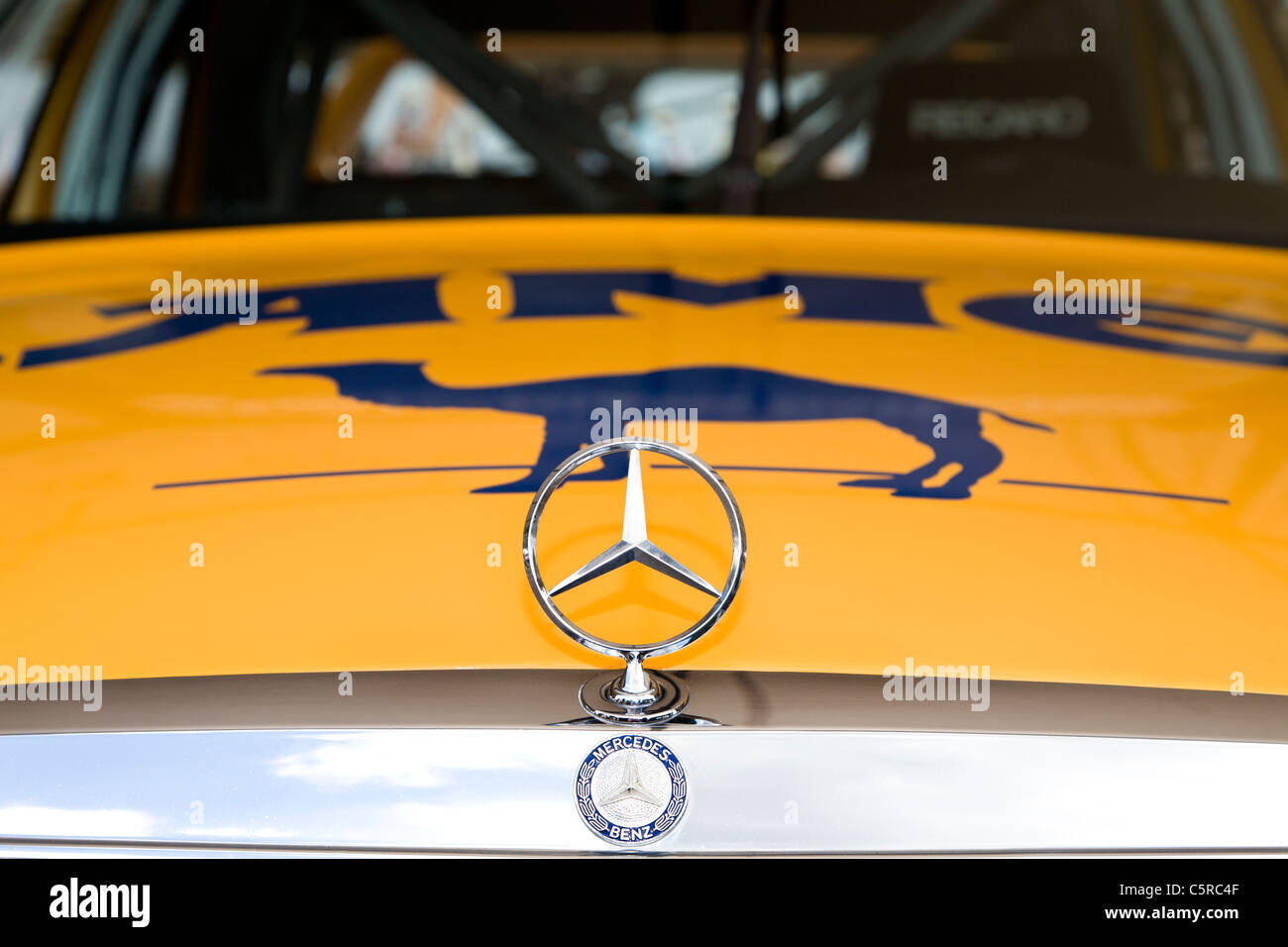 Mercedes badge hi-res stock photography and images - Alamy