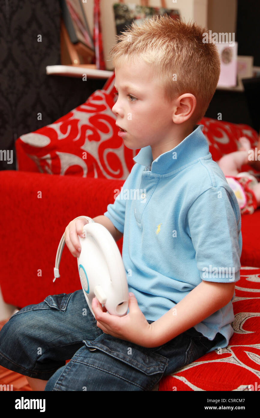 Nintendo wii family hi-res stock photography and images - Alamy