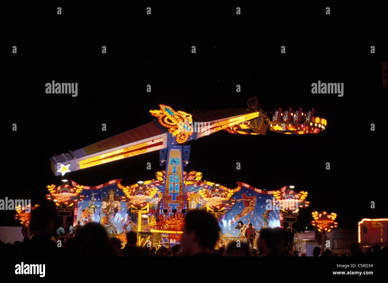 Fly by night hi-res stock photography and images - Alamy