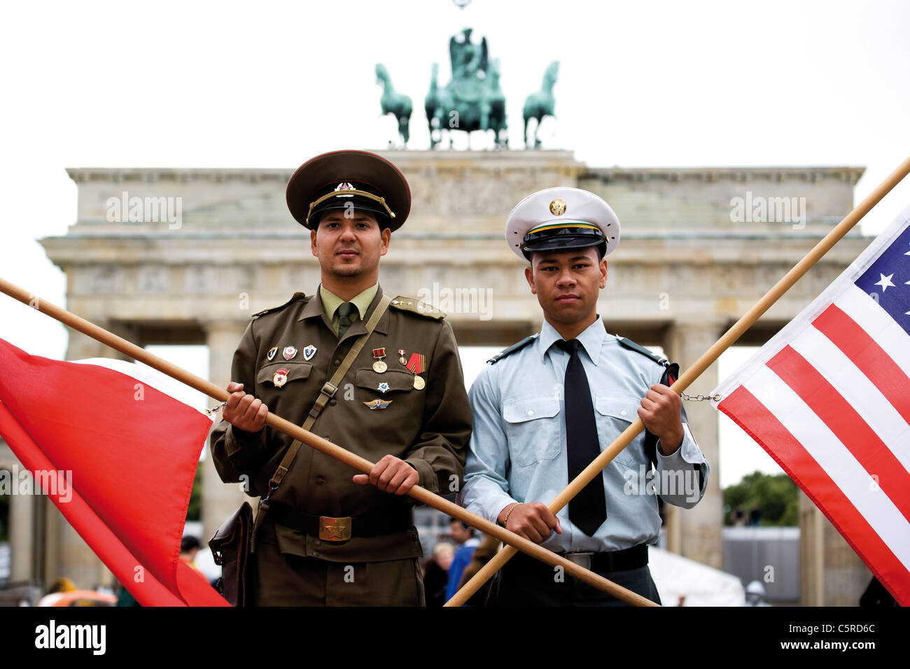Germany, Berlin, Russian and American soldier in front of Brandeburger ...