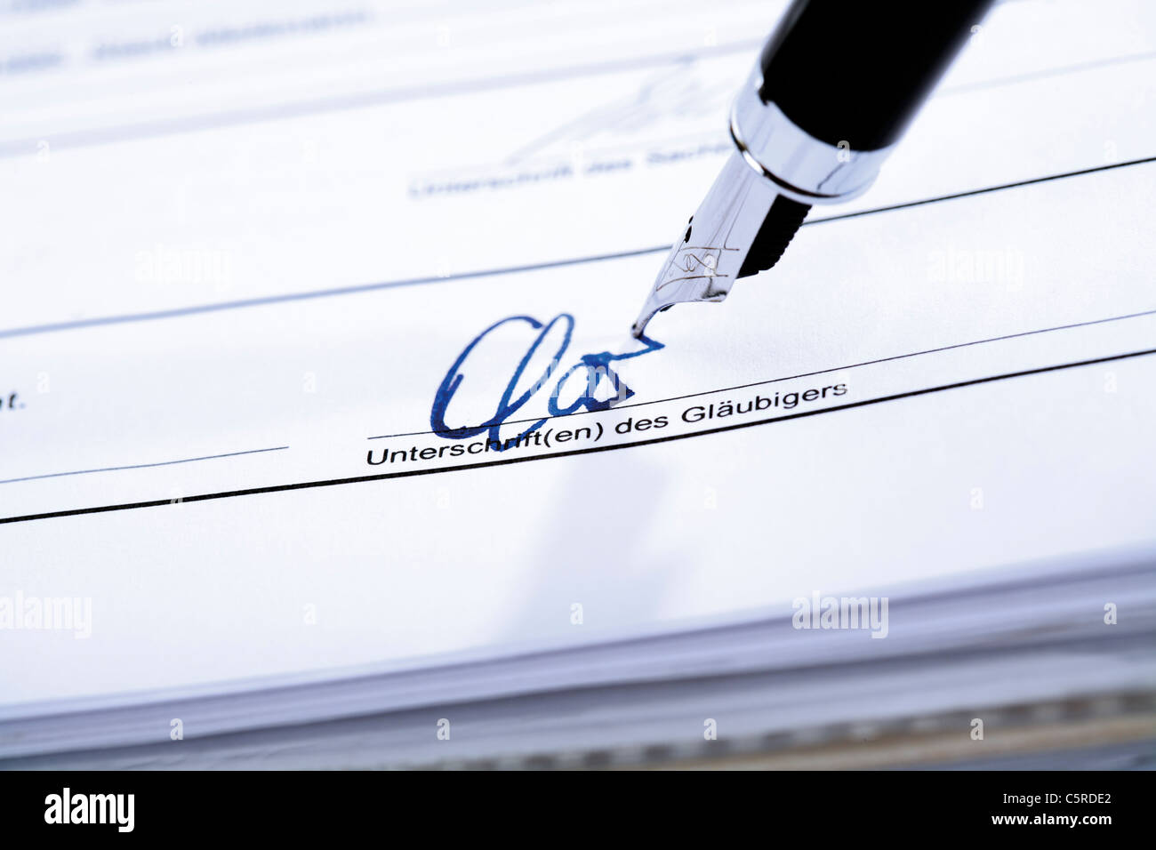 Signature shot hi-res stock photography and images - Alamy