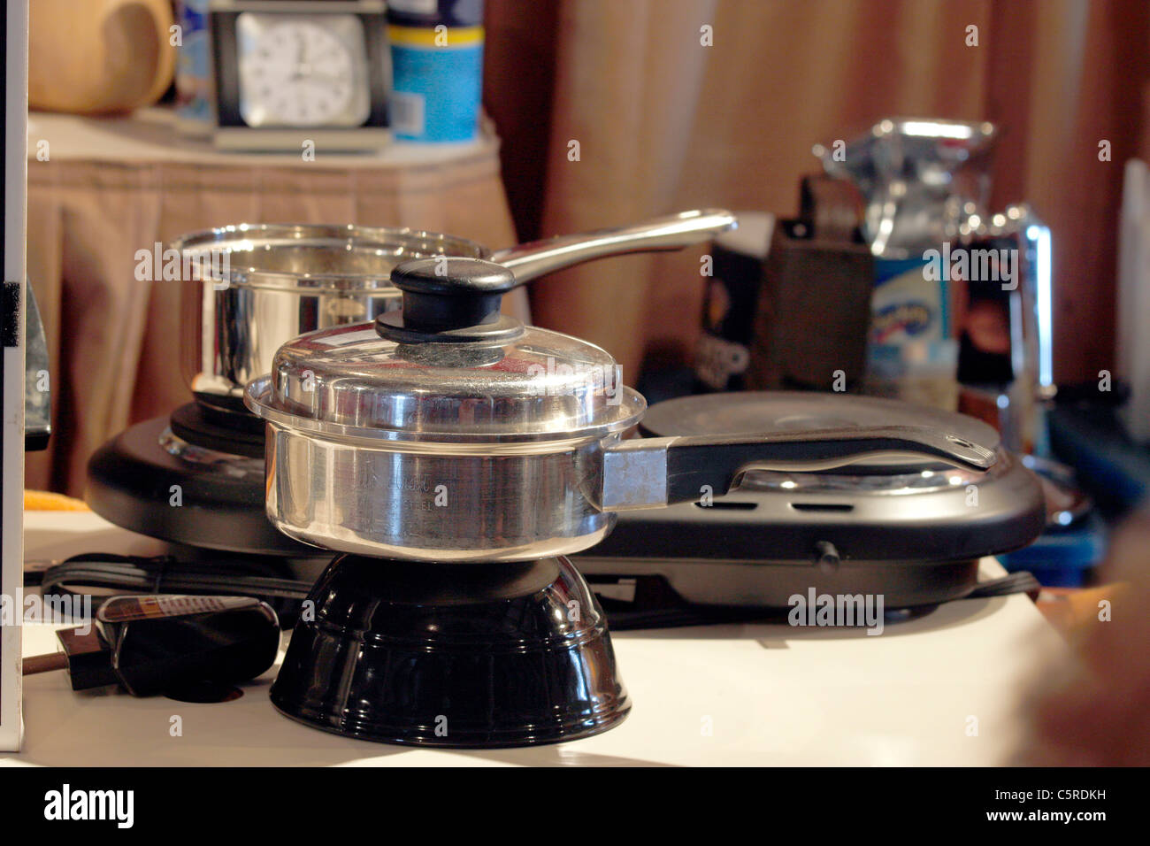 Cooking vessels hi-res stock photography and images - Alamy