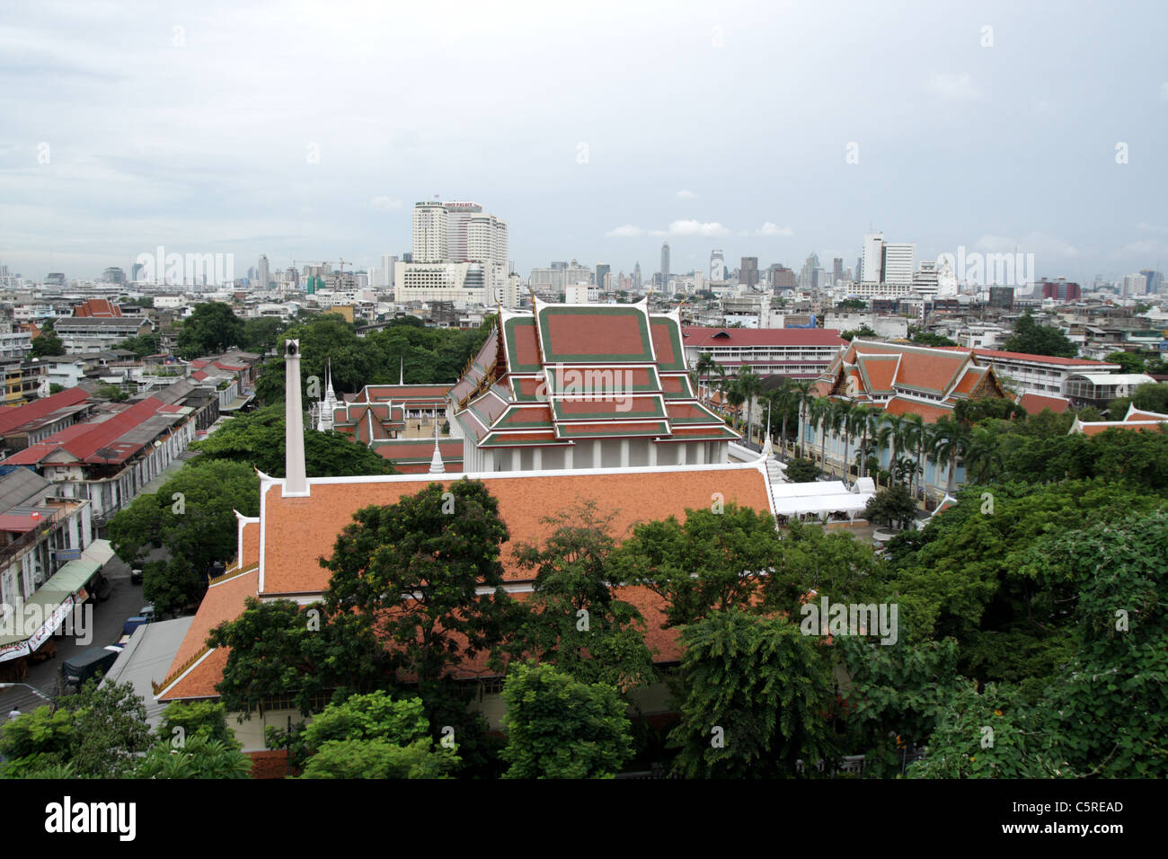 Golden mount temple hi-res stock photography and images - Alamy