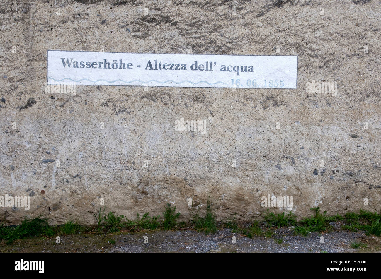 Sign indicating water level hi-res stock photography and images - Alamy