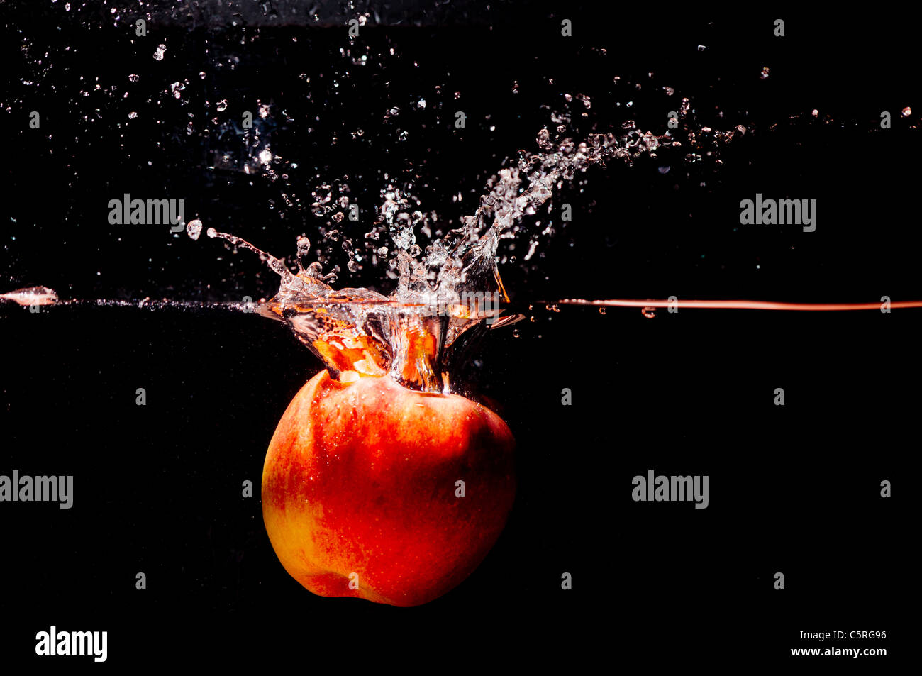 Apple under water hi-res stock photography and images - Alamy