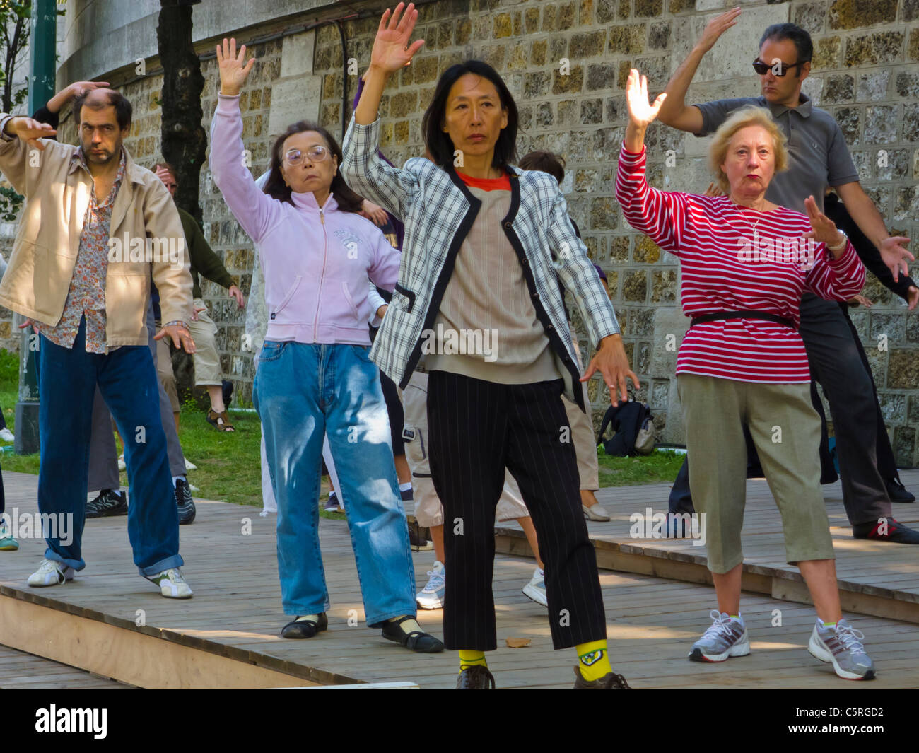 Small parisian park hi-res stock photography and images - Alamy