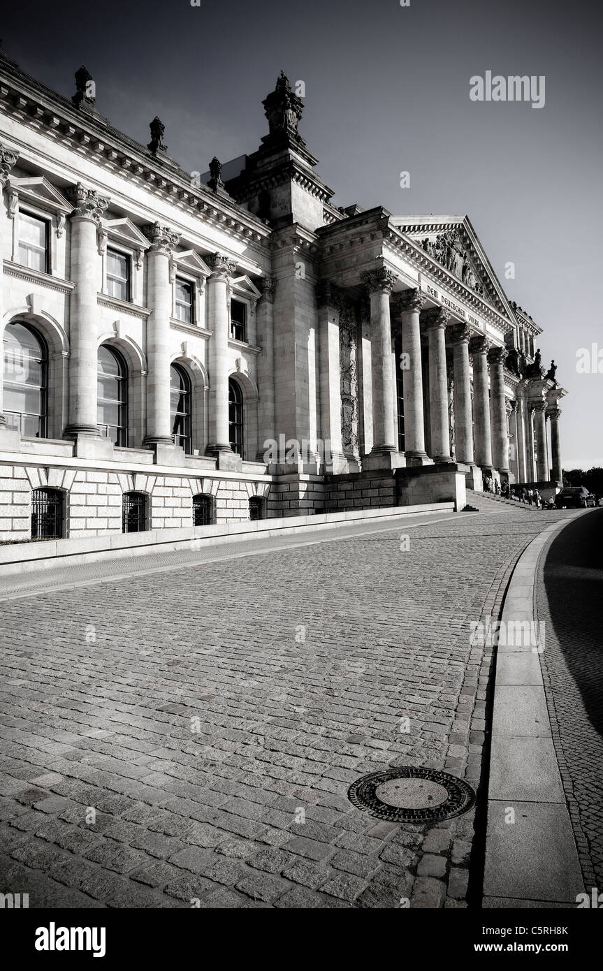 Germany berlin the reichstag seat of the german parliament hi-res stock ...