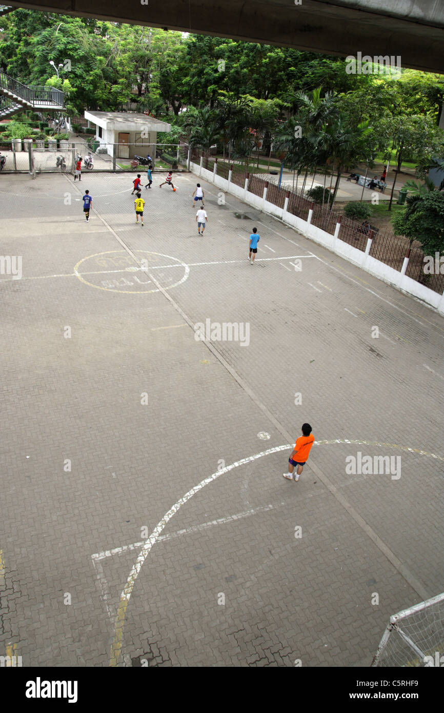 Street soccer asia hi-res stock photography and images - Alamy