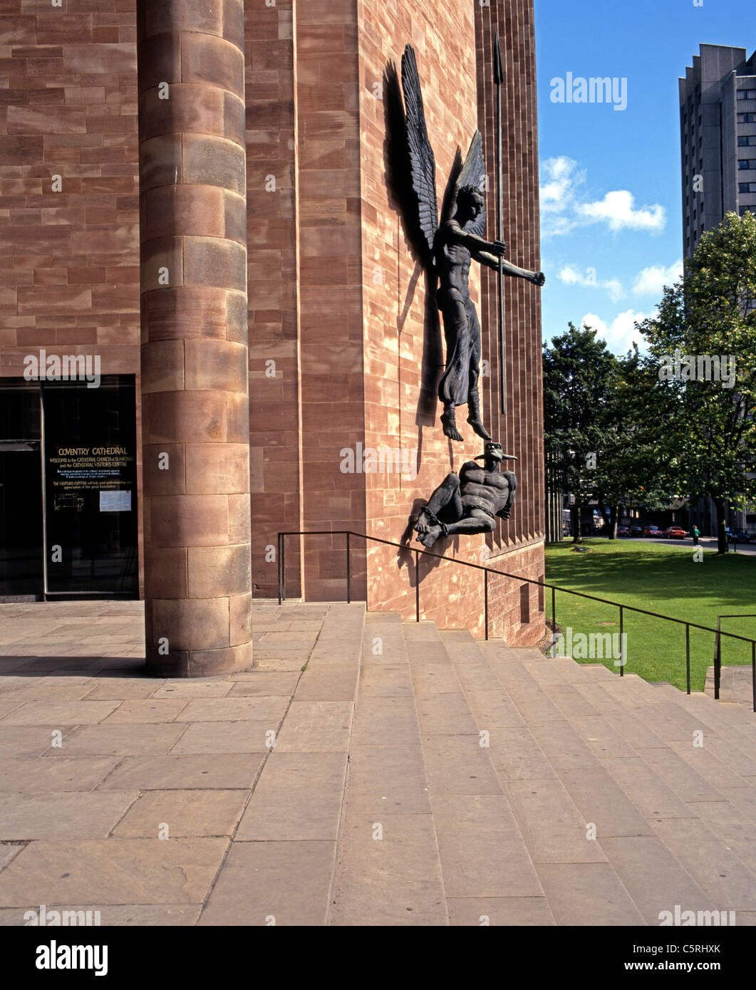 Coventry cathedral statues hi-res stock photography and images - Alamy