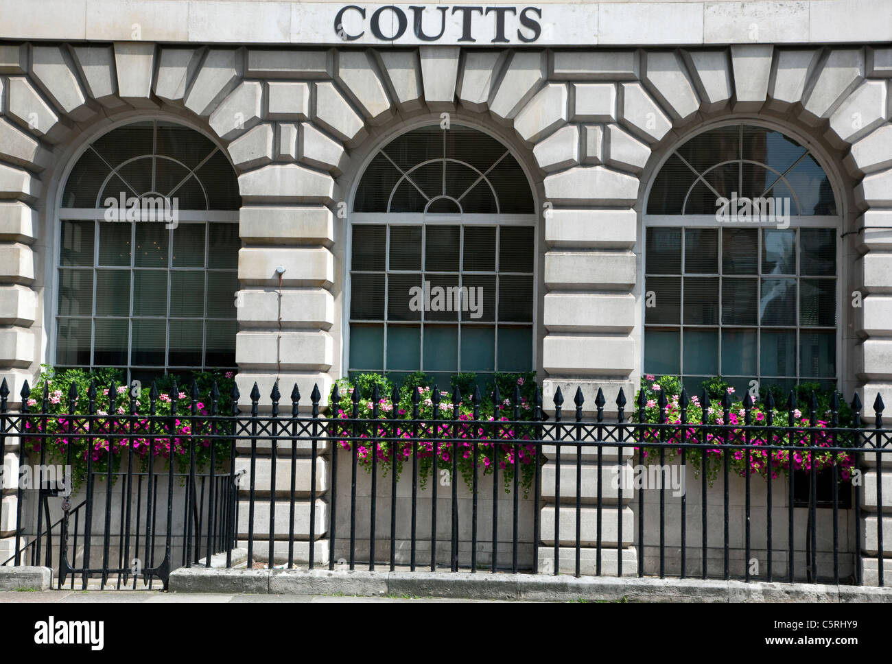 Branch of Coutts Bank in Central London Stock Photo - Alamy