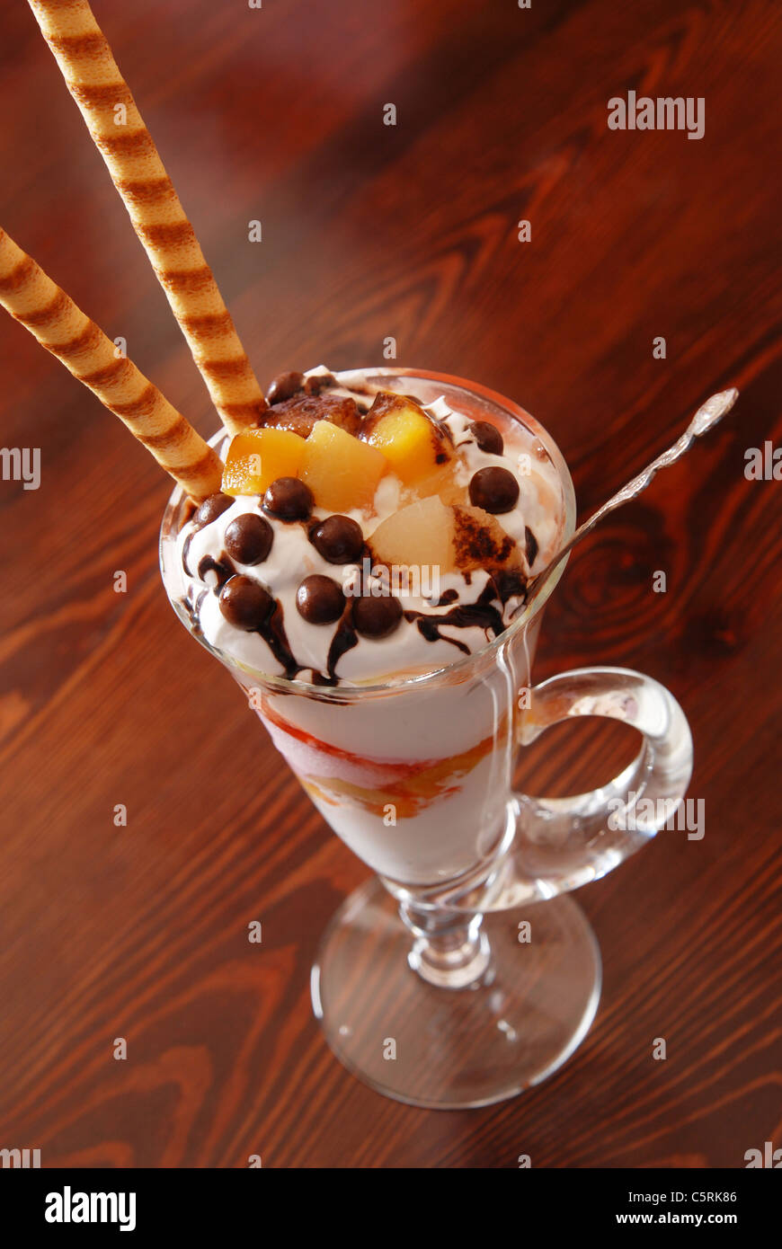 vanilla sundae with whipped cream Stock Photo - Alamy