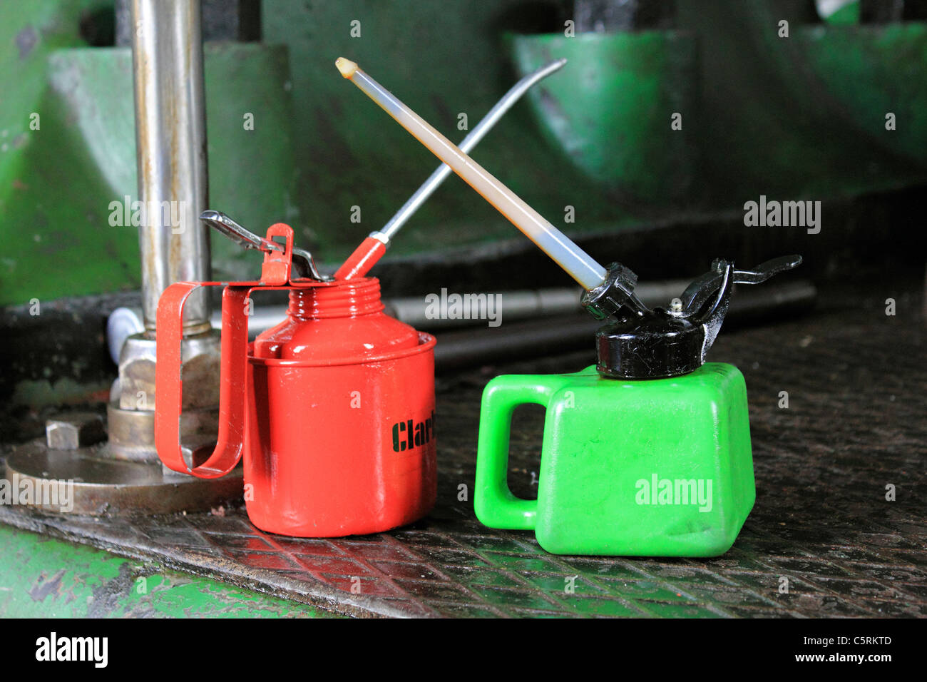 Engine oil cans hi-res stock photography and images - Alamy