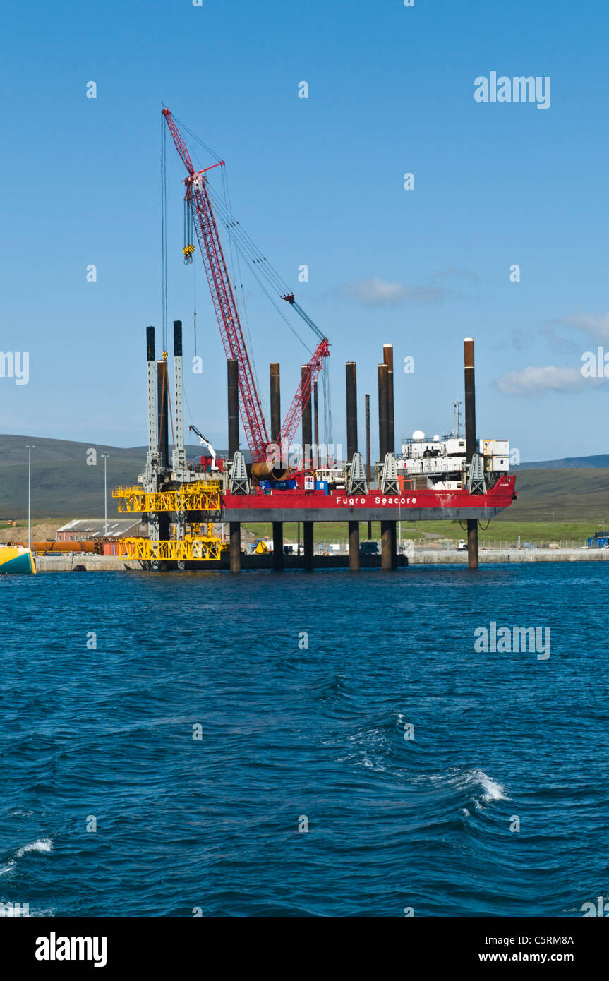 dh Fugro Seacore HOY LYNESS PIER ORKNEY SCOTLAND Positioning platform ...