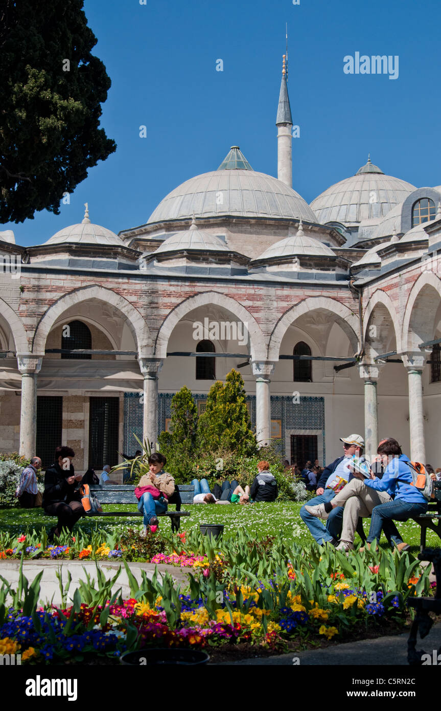 Courtyard of Topkapi Palace, Istanbul, Turkey Stock Photo - Alamy