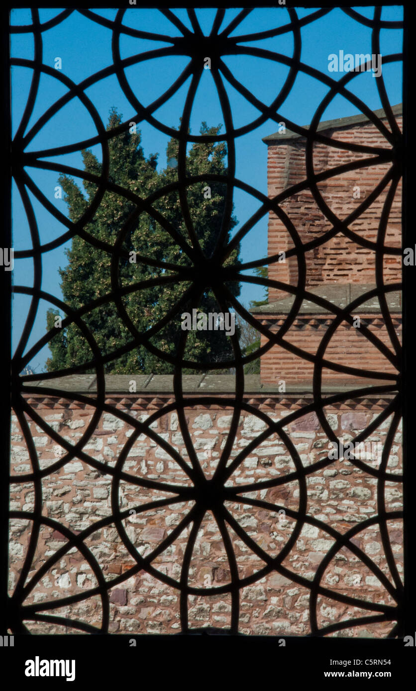 Wrought iron window bars hi-res stock photography and images - Alamy