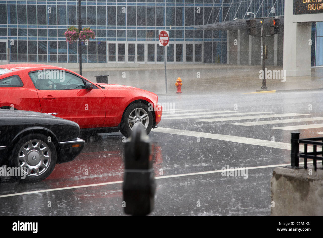 Traffic crosswalk in heavy rain hi-res stock photography and images - Alamy