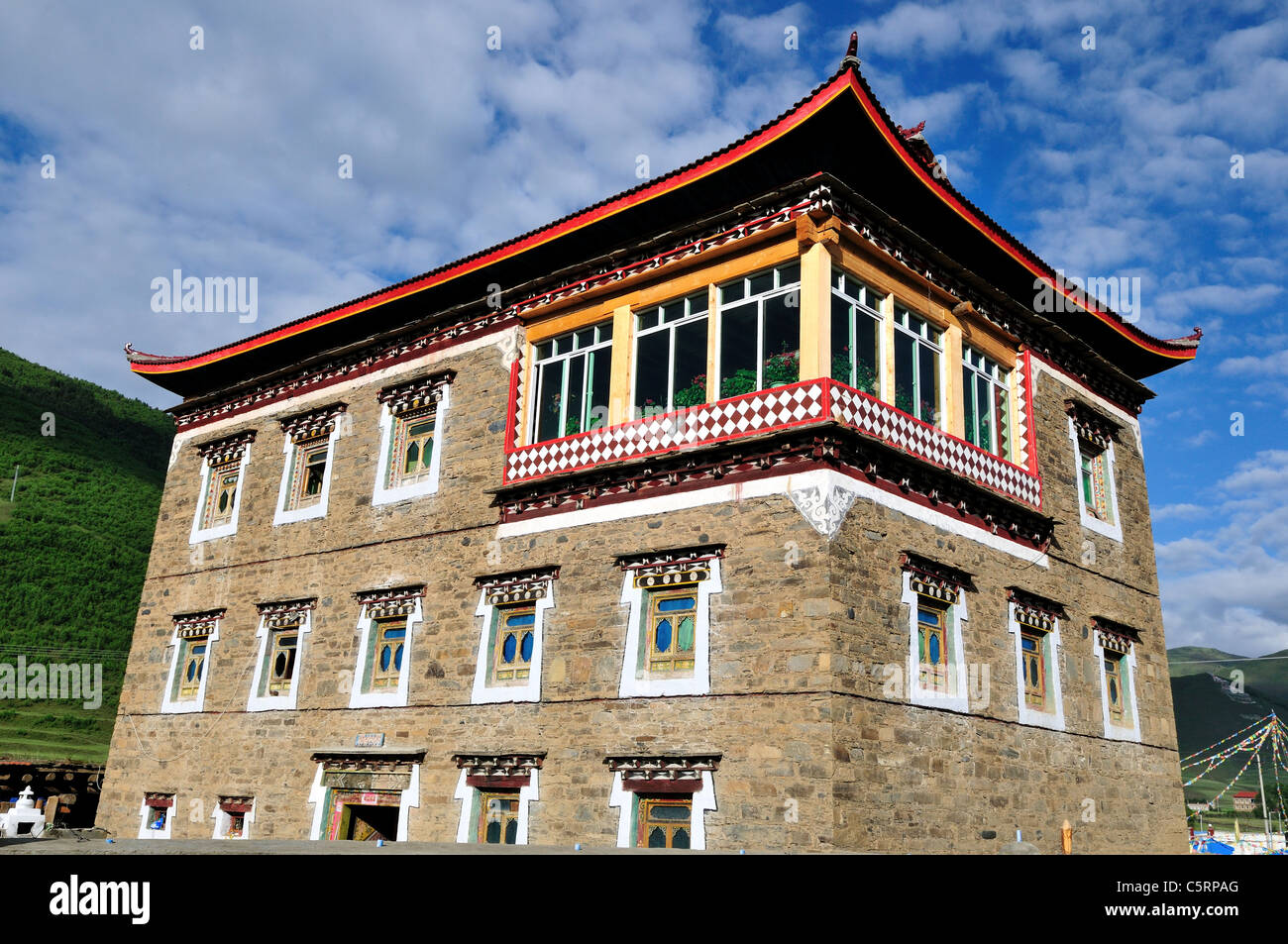 Traditional tibetan house hi-res stock photography and images - Alamy
