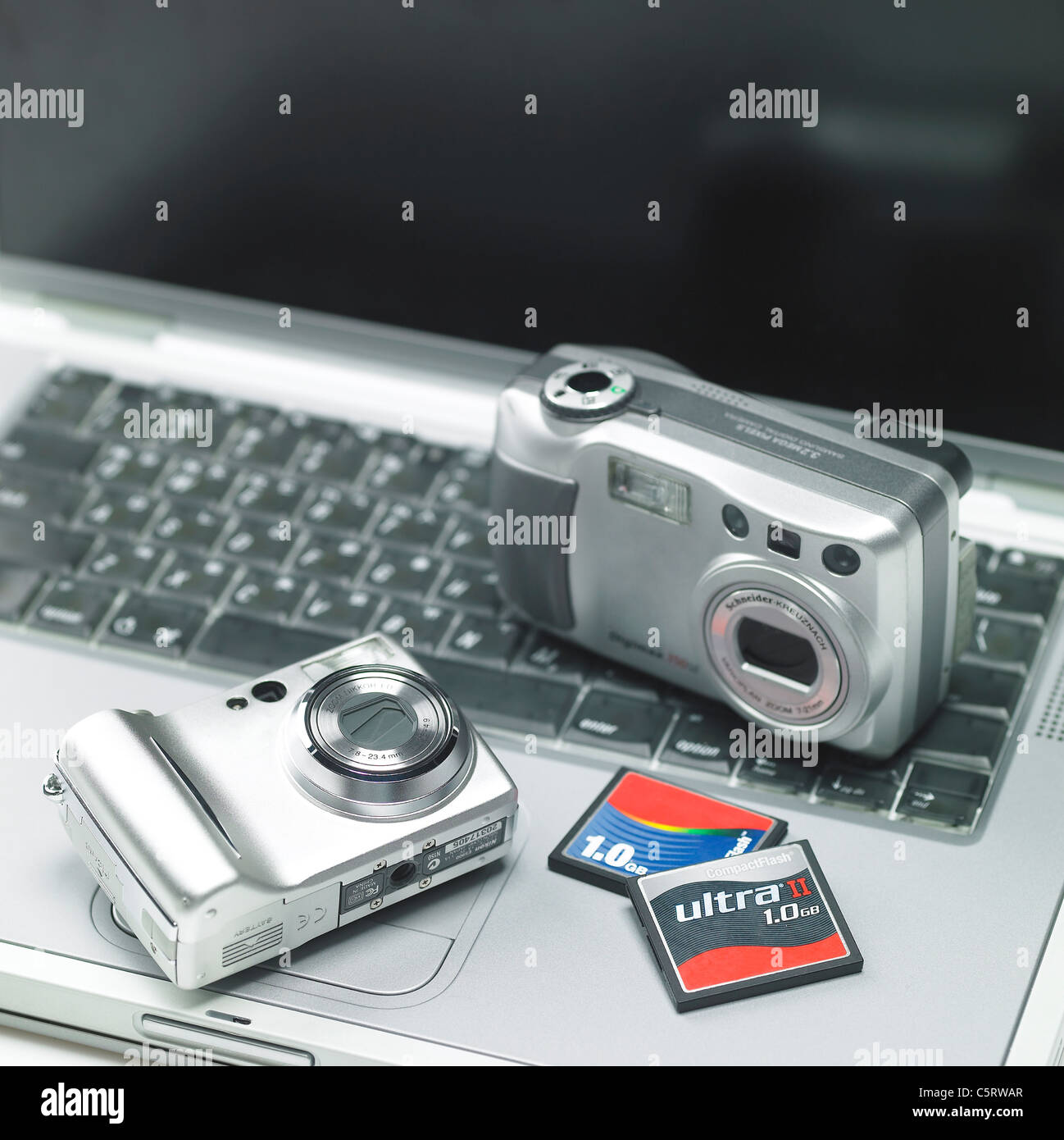 Digital camera card hi-res stock photography and images - Alamy