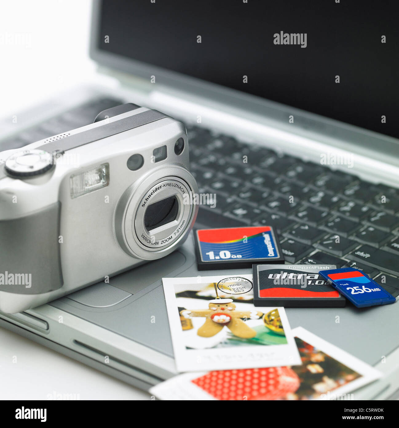 Camera card hi-res stock photography and images - Alamy