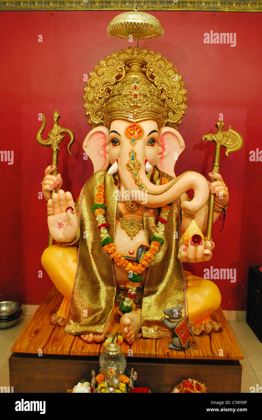 Ganesh worship hi-res stock photography and images - Alamy